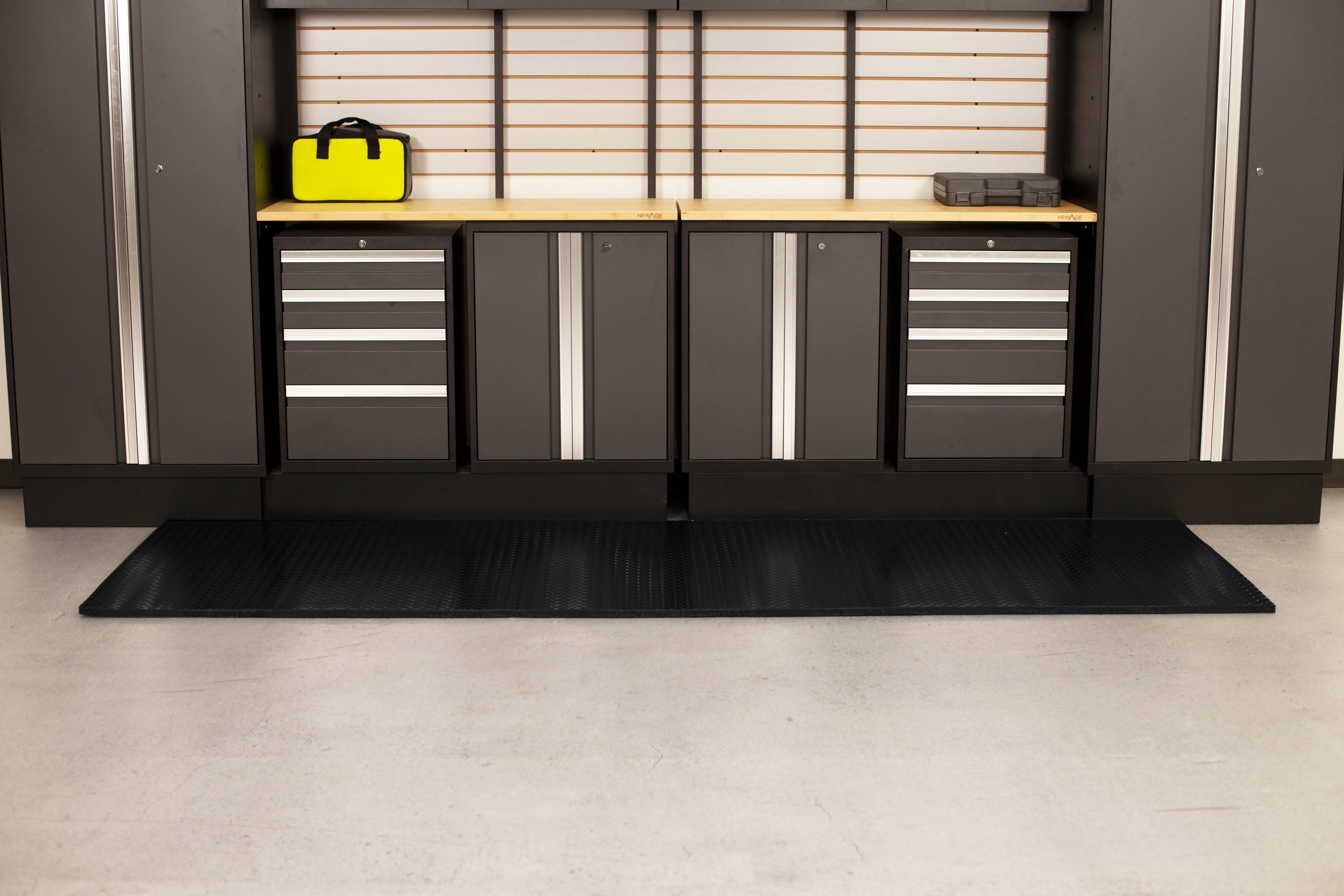 Anti-Fatigue Garage Mat | Diamond Tread™ Cushioned Vinyl Flooring by G ...